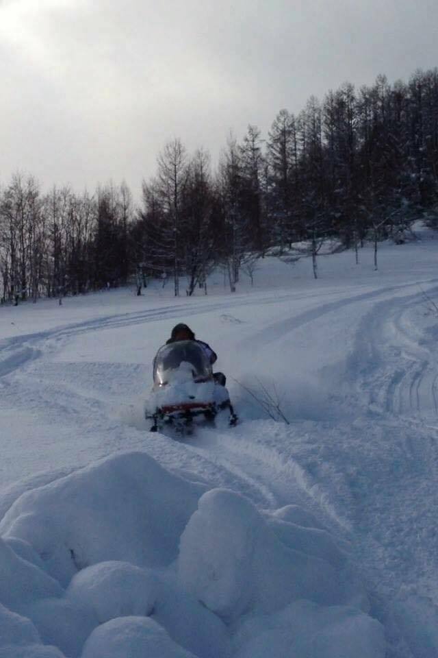 富良野でスノーモービル / Snowmobile in Furano, Hokkaido | ホワイトコアラレンタルスキー 富良野